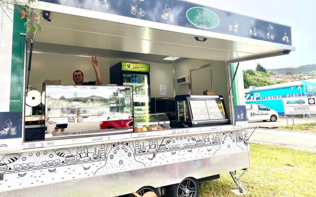Food truck helps award-winning bakery navigate roadworks impact | RNZ News