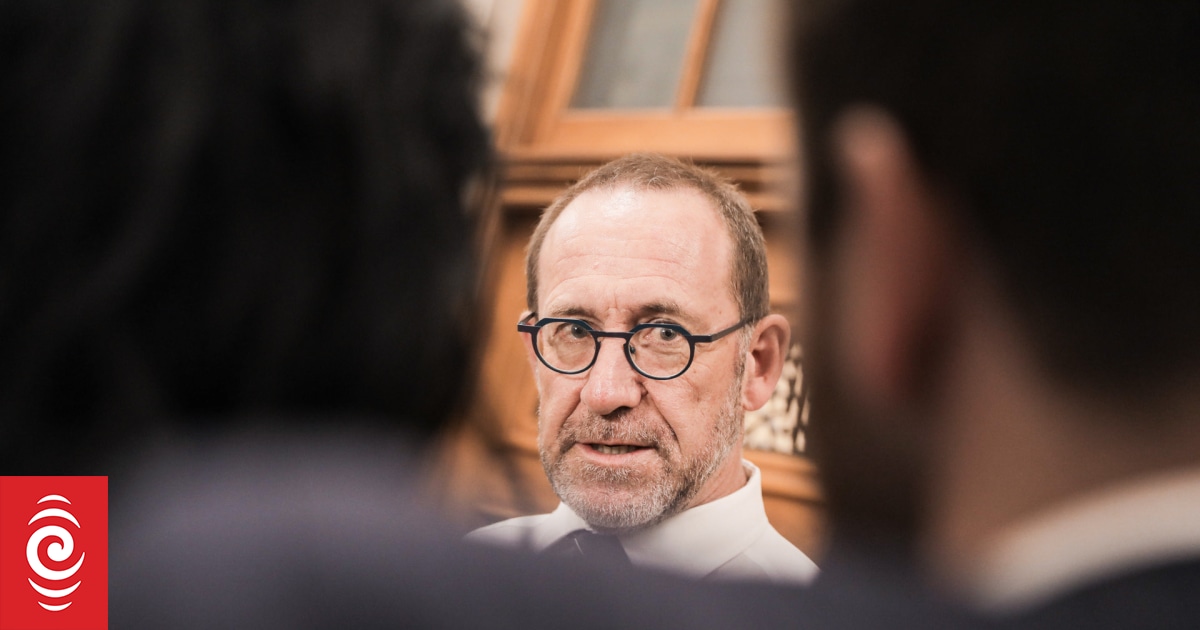 Pike River families thank retiring MP Andrew Little | RNZ