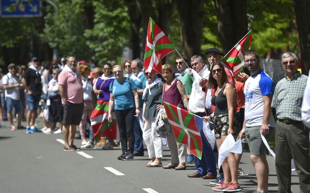 Spain's Basques form human chain calling for independence vote | RNZ News