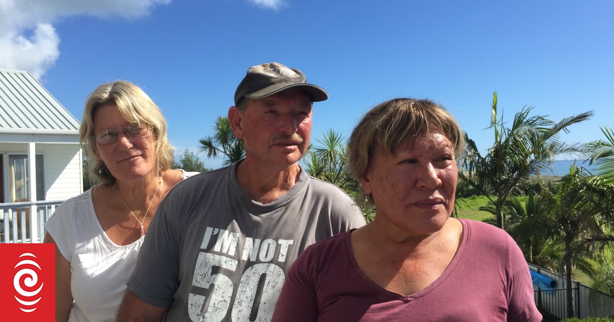 Just two households remain at Matatā, with one refusing to leave | RNZ News