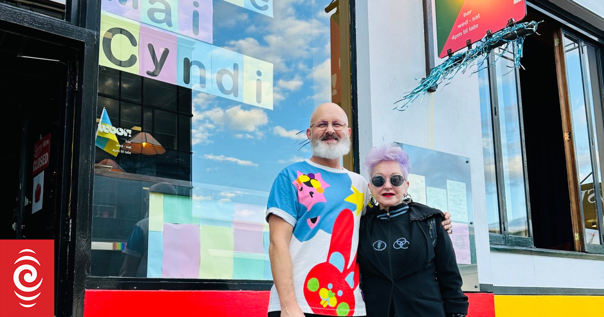Haere Mai Cyndi! - Lauper accepts invite to Dunedin's Woof! Bar | RNZ