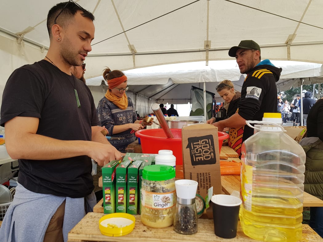 Ihumātao protest: Kaimahi 'do what needs to be done' | RNZ News