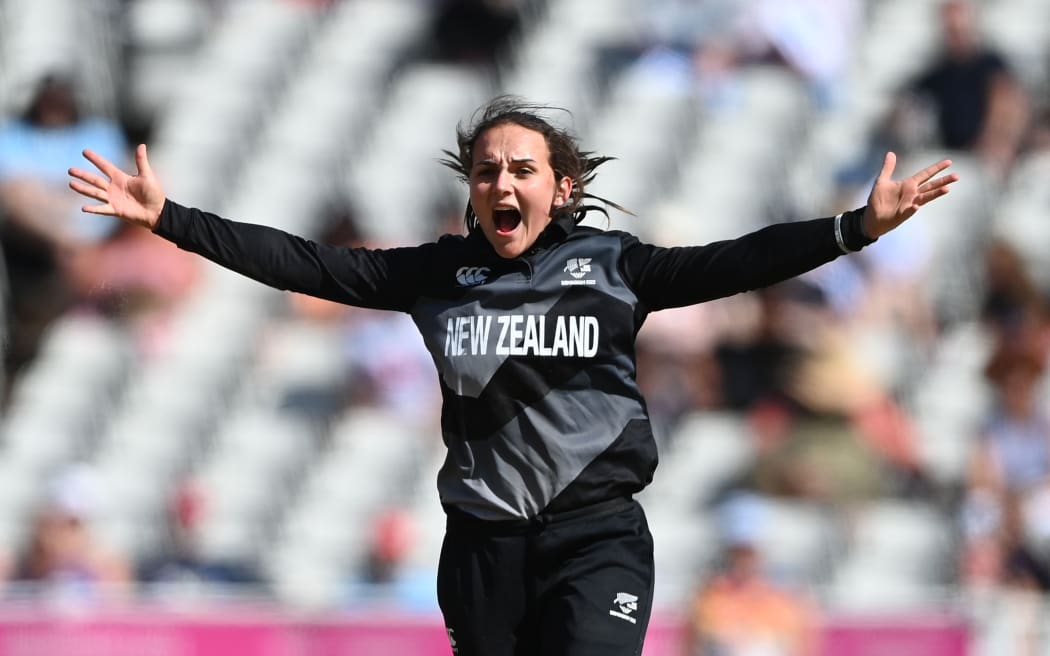 Big pay day for Amelia Kerr in Premier League | RNZ News