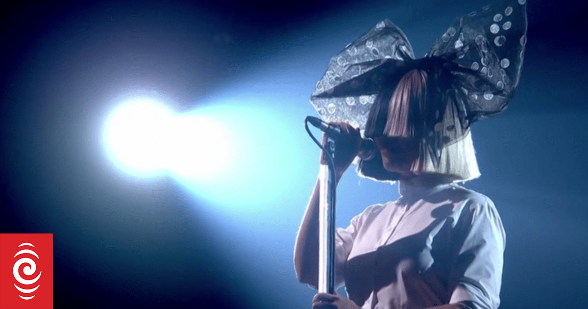 Review: Sia's stage show | RNZ