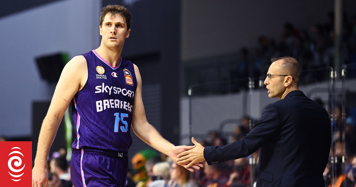 Rob Loe putting family first | RNZ News