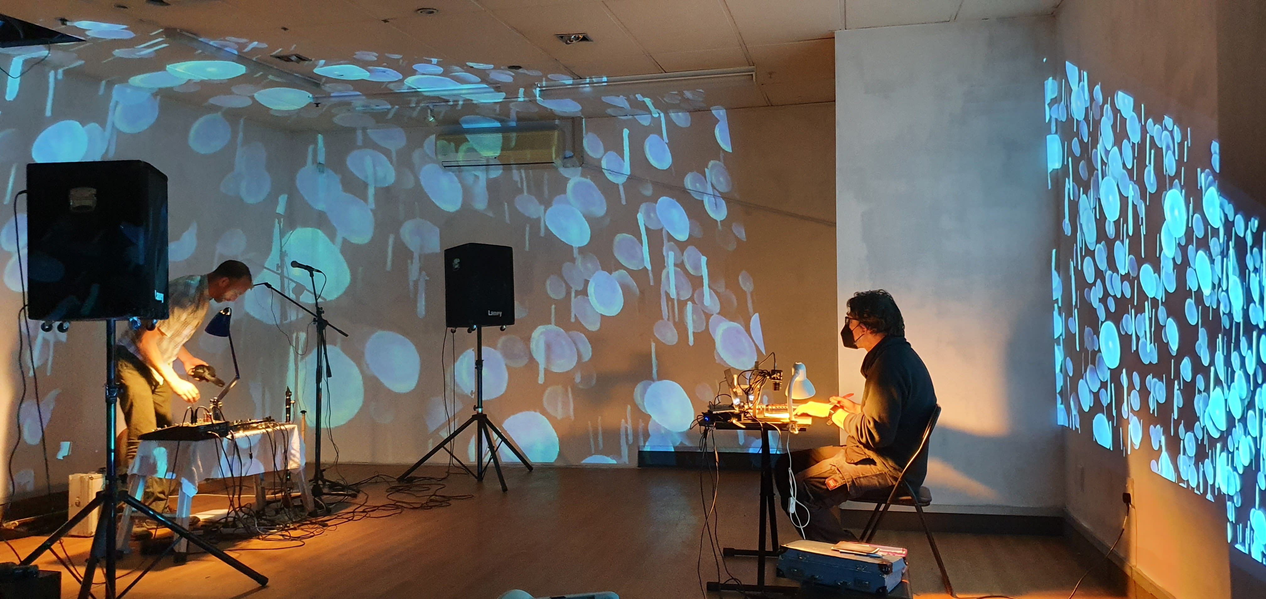 Standing Room Only for Sunday 9 October 2022 Standing Room Only | RNZ