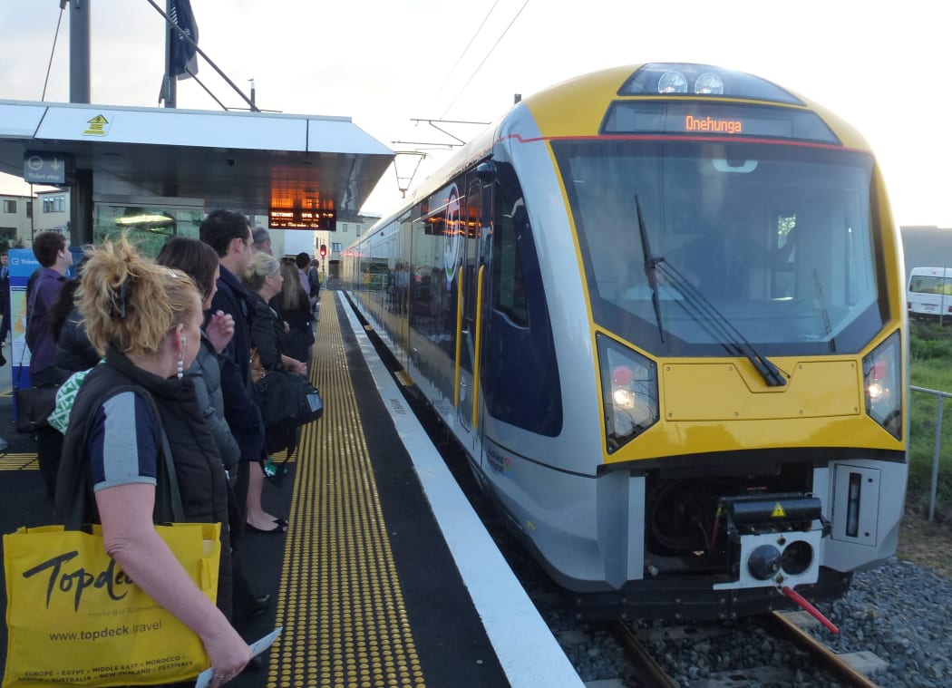 Auckland's new trains back on track | RNZ News