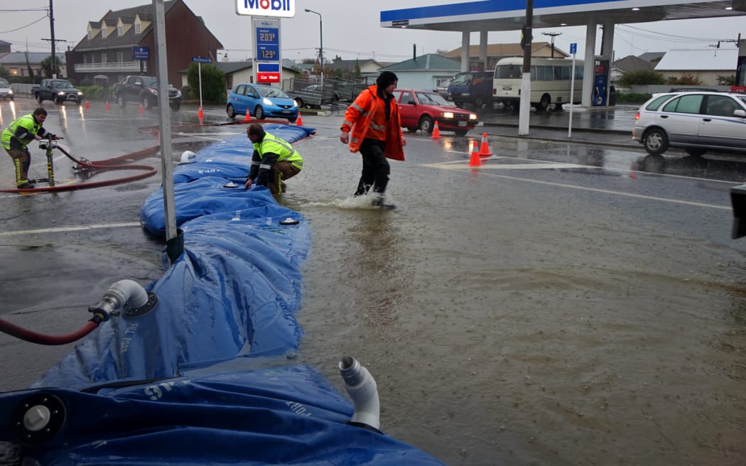 Sinking suburb: Thousands of Dunedin homes at risk | RNZ News