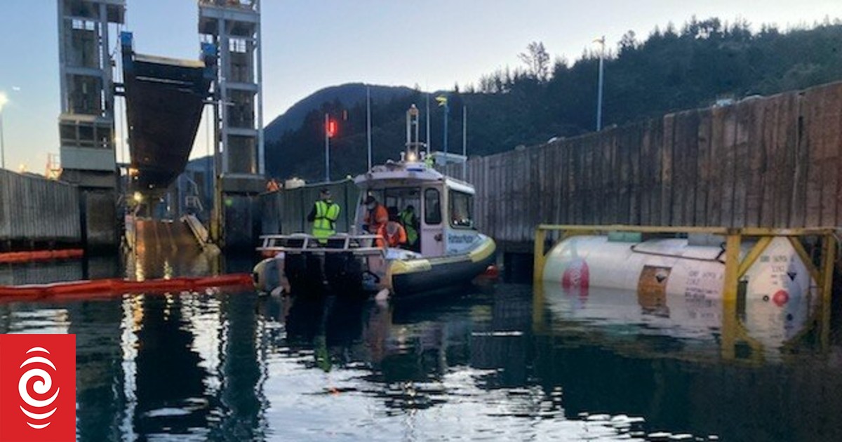 Newly qualified operator under workload pressure behind locomotive's ...