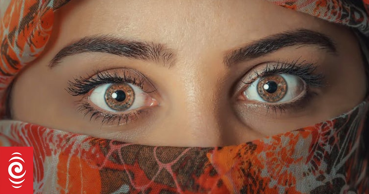 Lauren Shields: nine-month experiment in modesty | RNZ