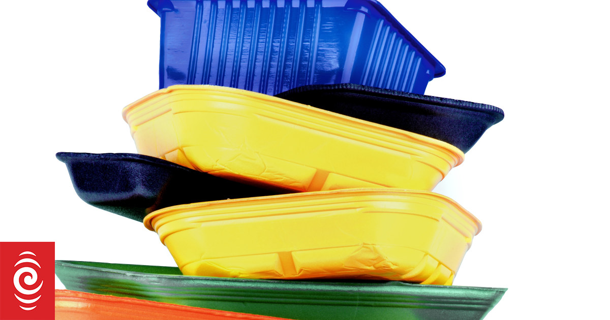 BYO containers to buy over the counter food at supermarkets | RNZ