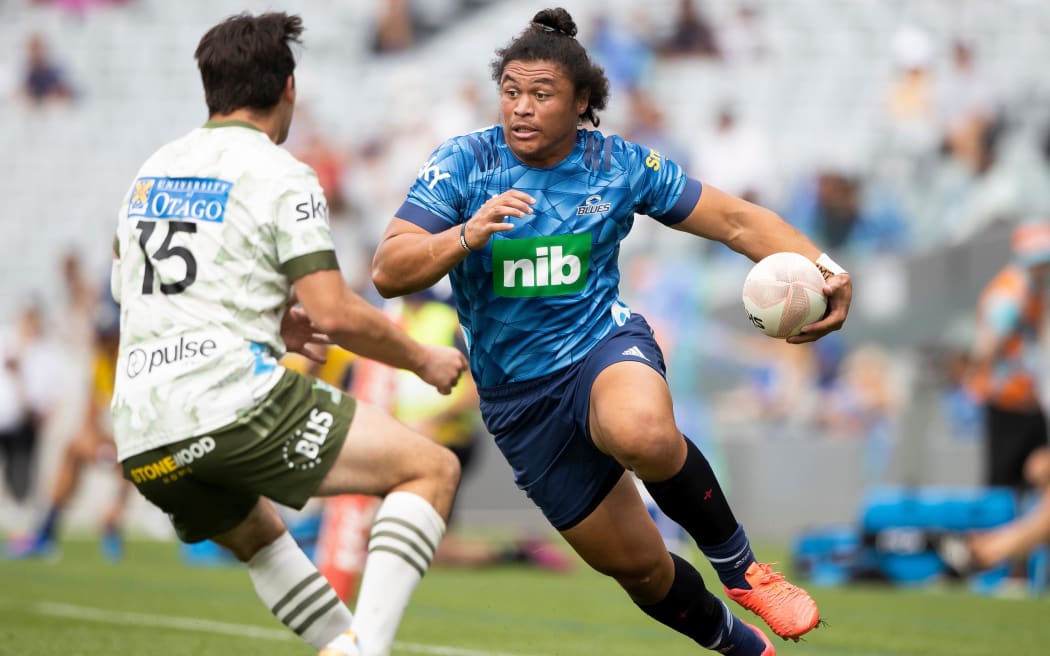 Blues clinical in five-try win | RNZ News