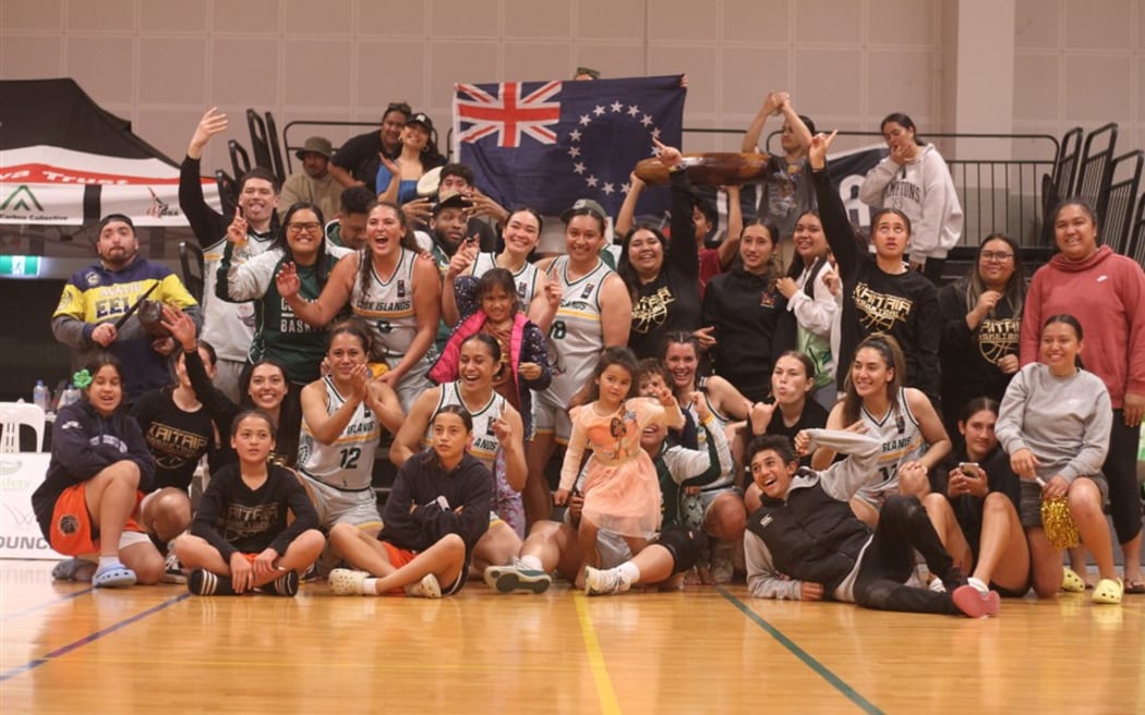 Tahiti and Cook Islands win Polynesian basketball cups | RNZ News