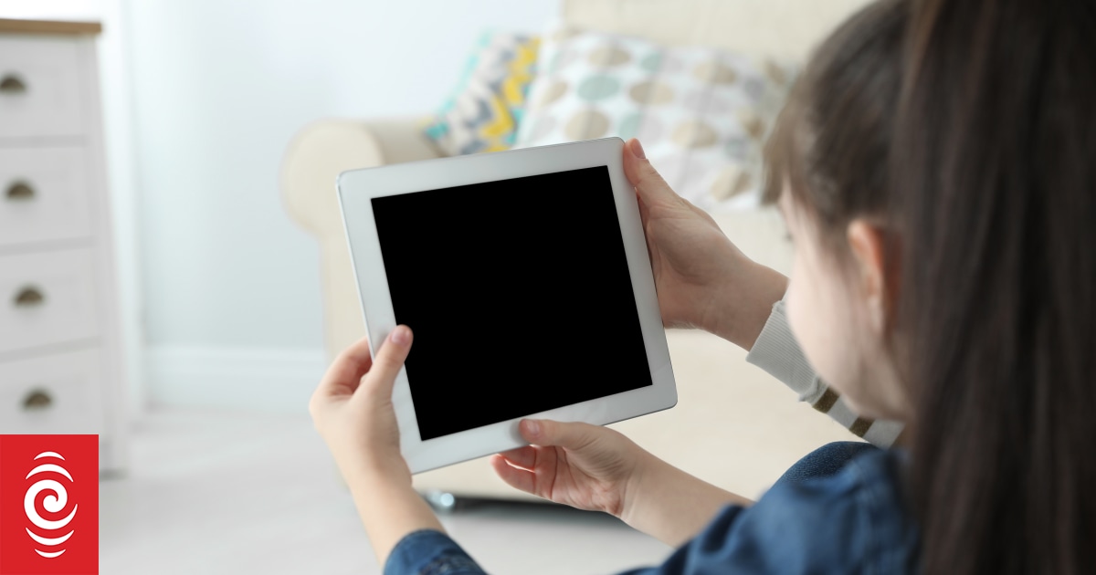 Parenting : How to limit time on devices | RNZ