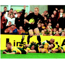 Efforts to preserve photographer Peter Bush's life's work | RNZ