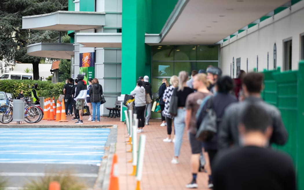 Covid-19: Call for in-home health workers to get supermarket priority ...