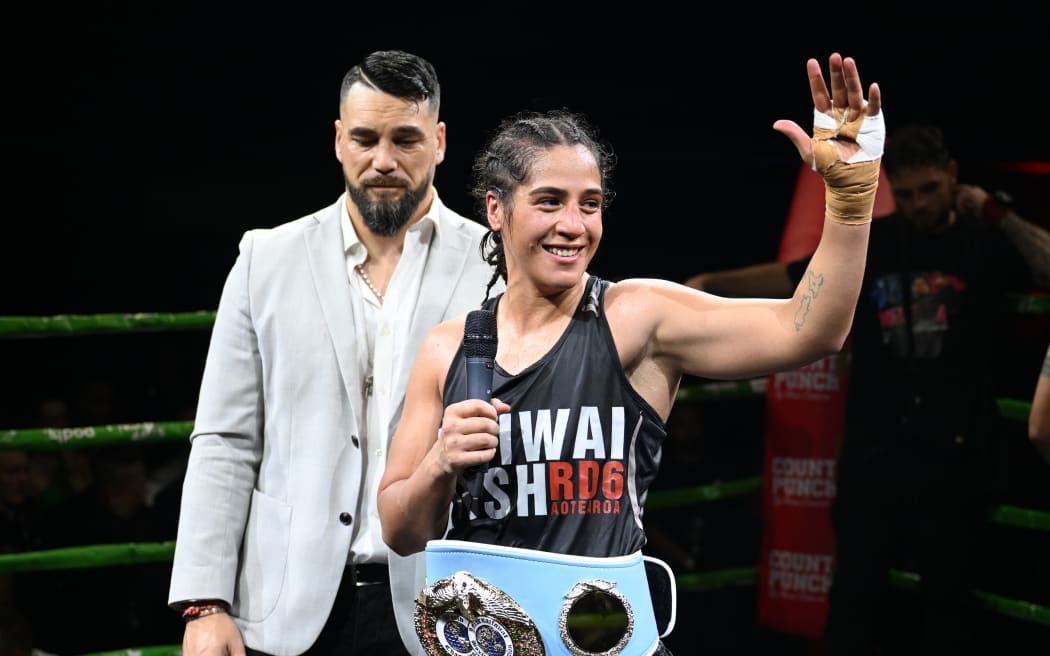 Boxing: Lani Daniels crowned world heavyweight champion | RNZ News