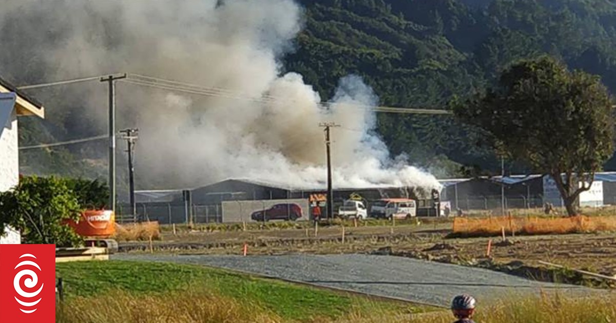 Large Upper Hutt fire brought under control | RNZ News