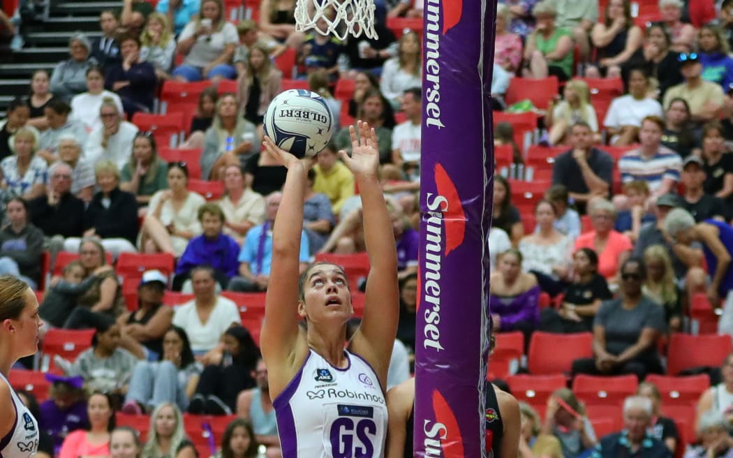 Stars remain alive in ANZ Premiership | RNZ News
