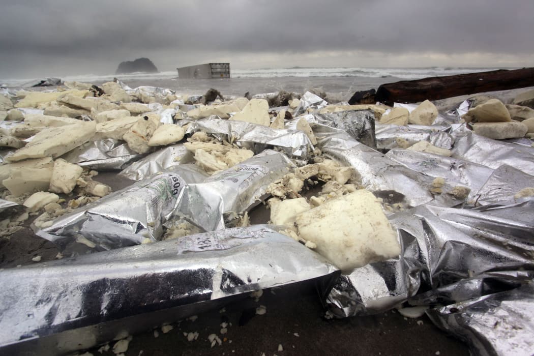 Rena shipwreck debris suspected to be behind plastic bead mystery at ...