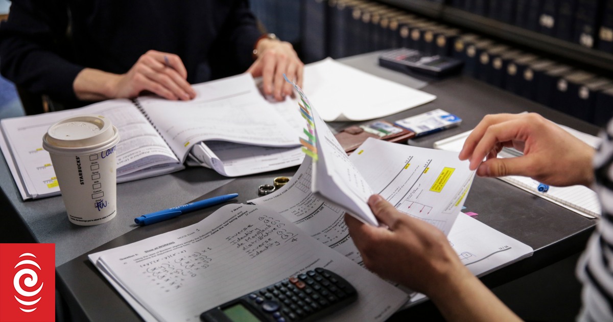 The Pre-Panel with Cas Carter and David Slack | RNZ