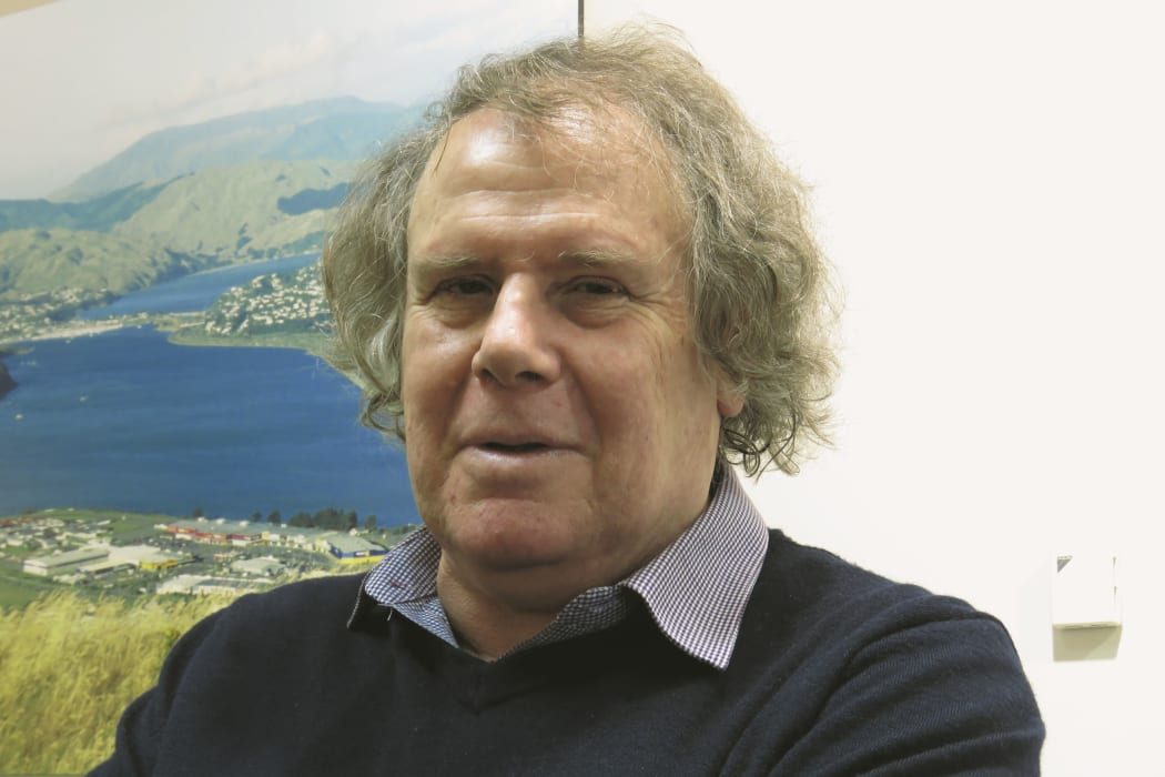 Harry Ricketts looks back on 21 years of NZ Review of Books | RNZ