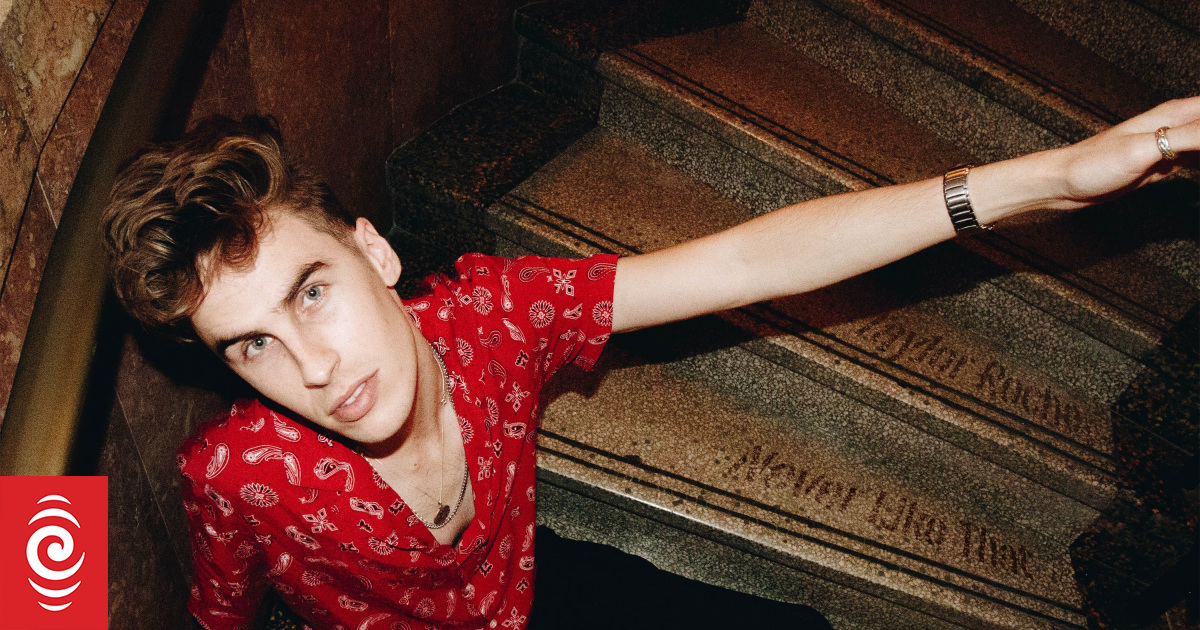 VIDEO PREMIERE: Taylor Roche 'Never Like That' | RNZ