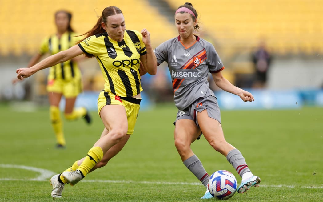 Phoenix founding player signs on longer term | RNZ News