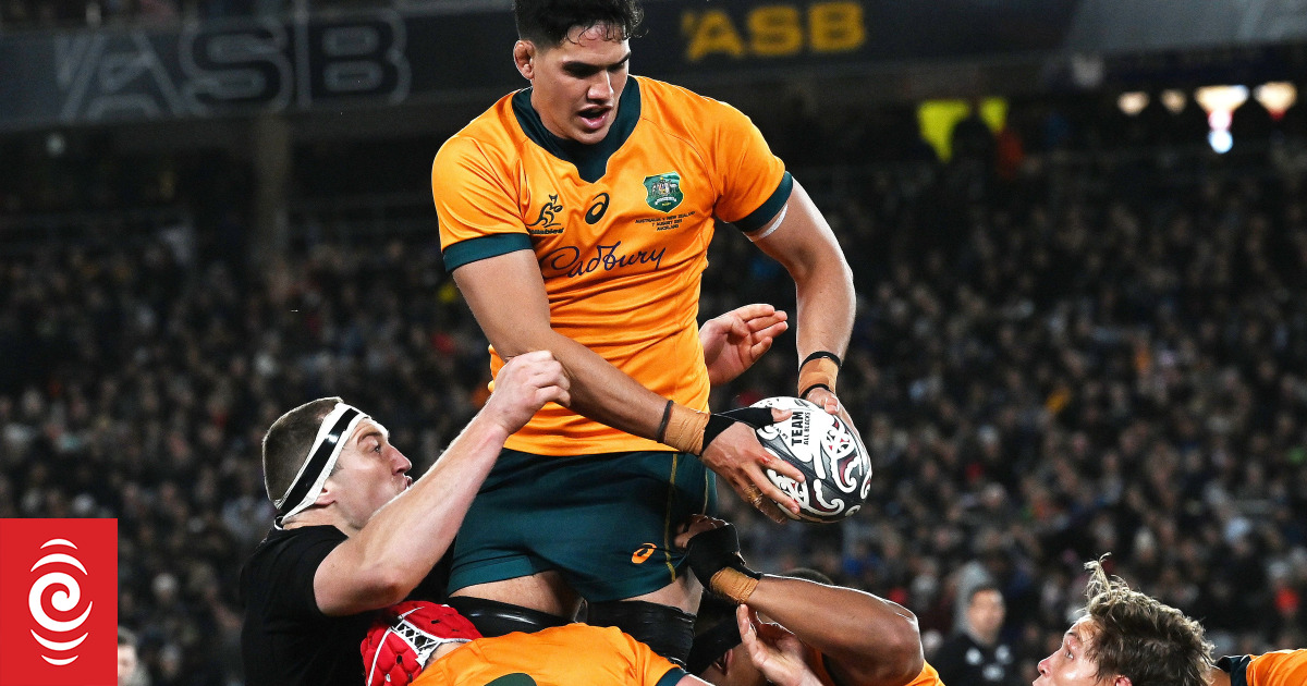 Swain banned for six weeks for hit on Tupaea | RNZ News