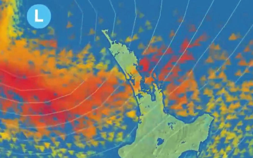 Wild weather: Five regions under heavy rain warning | RNZ News