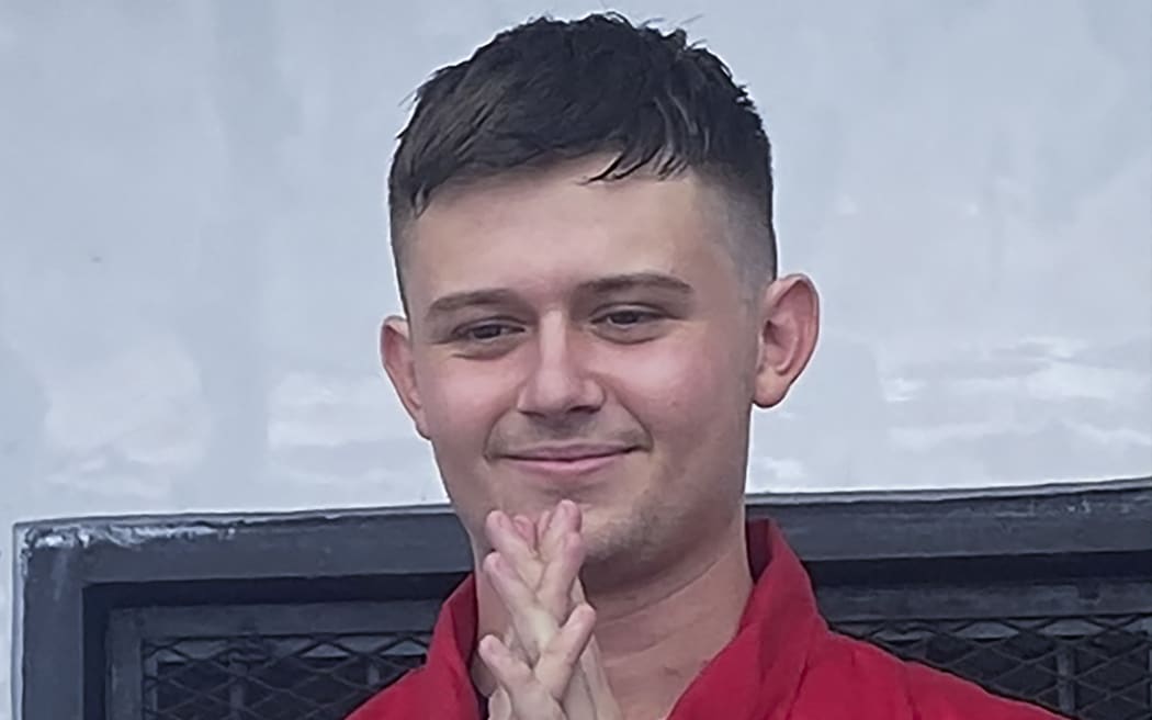 Infamous Aussie tourist Bodhi Risby-Jones returns home after attacking ...