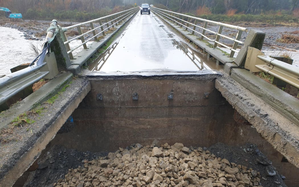 Canterbury flooding in pictures: Bridge damage adds to floods drama ...