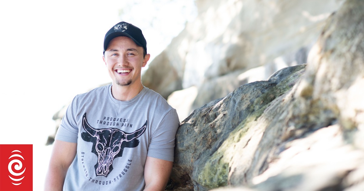 Small town boy - Trans actor Elz Carrad | RNZ