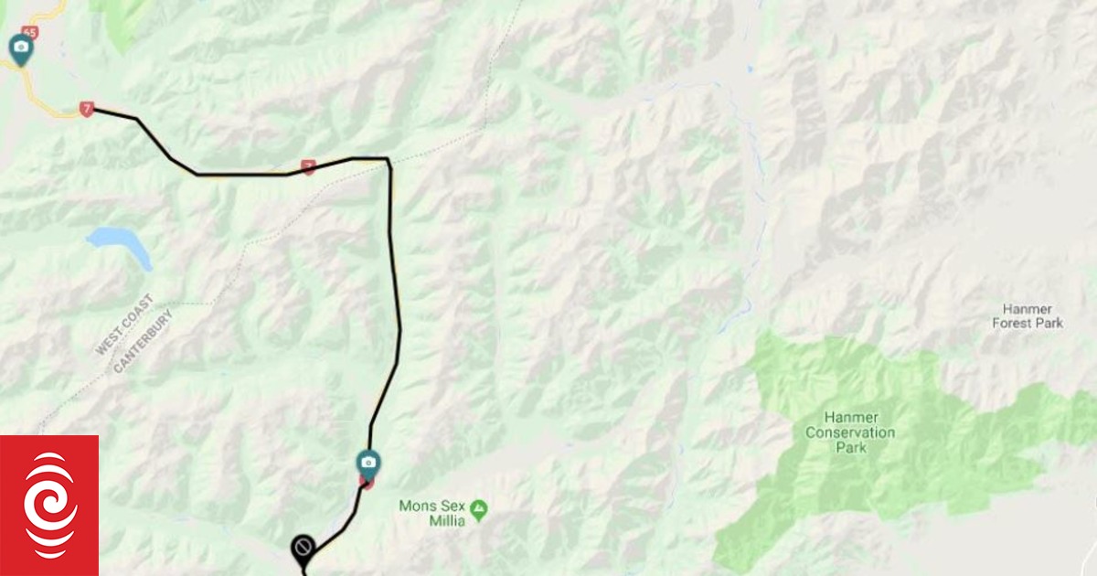 Helicopter to monitor blaze that closed State Highway 7 | RNZ News