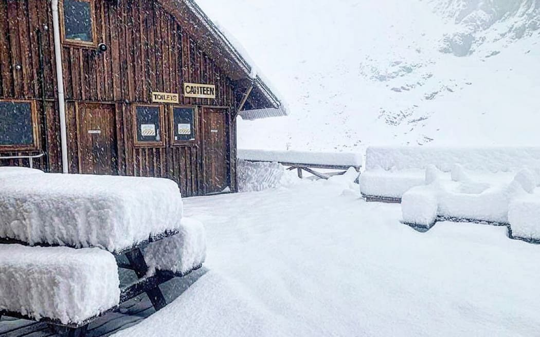 Queenstown ski fields get first dusting of snow with more on the way ...