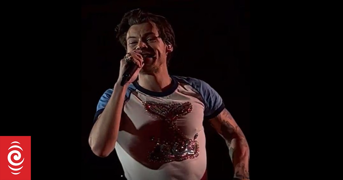 The Panel with Niki Bezzant and Mark Knoff-Thomas (Pt 1) | RNZ