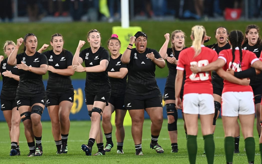 England debate how to respond to Black Ferns' haka | RNZ News