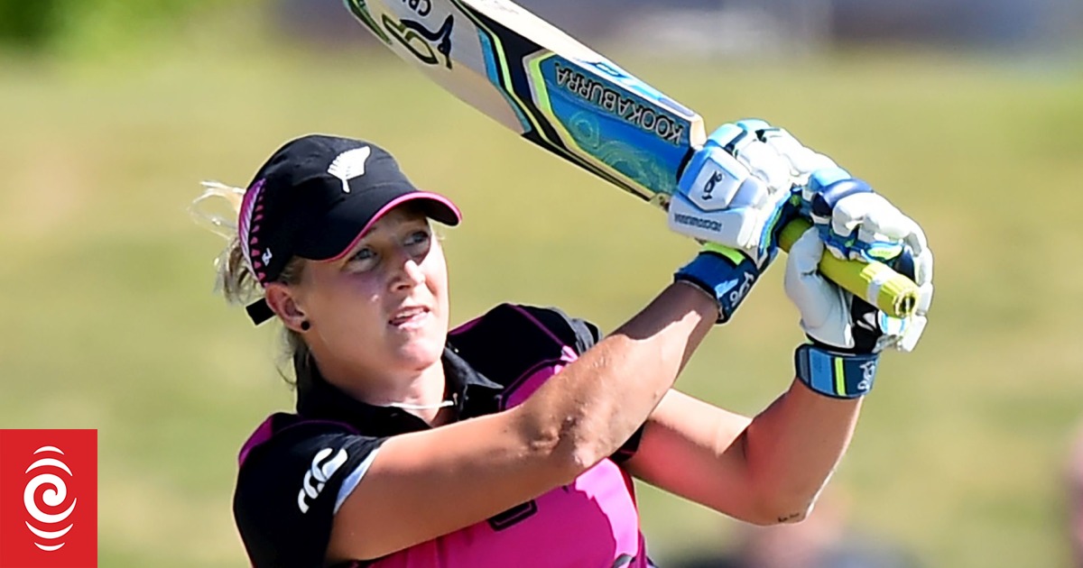 Commentators paid more than women cricketers at final | RNZ