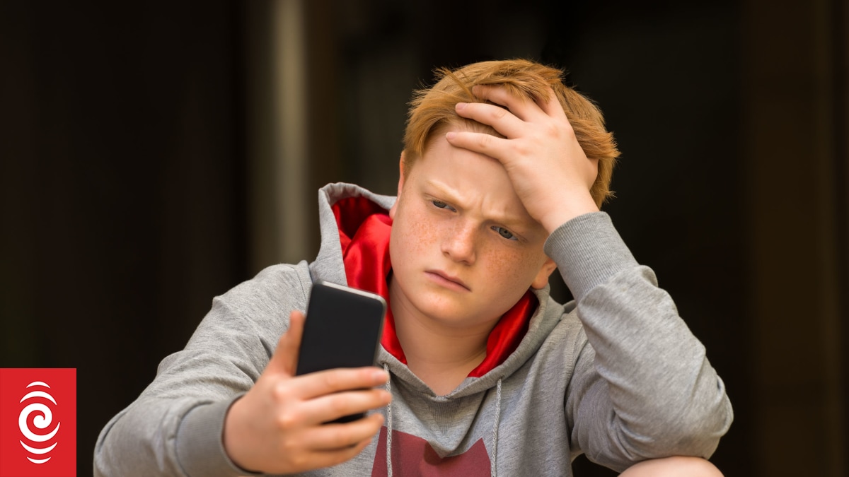 Teens and screens - the best approach | RNZ