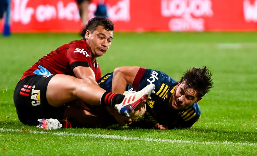 Strong finish earns Highlanders upset win | RNZ News