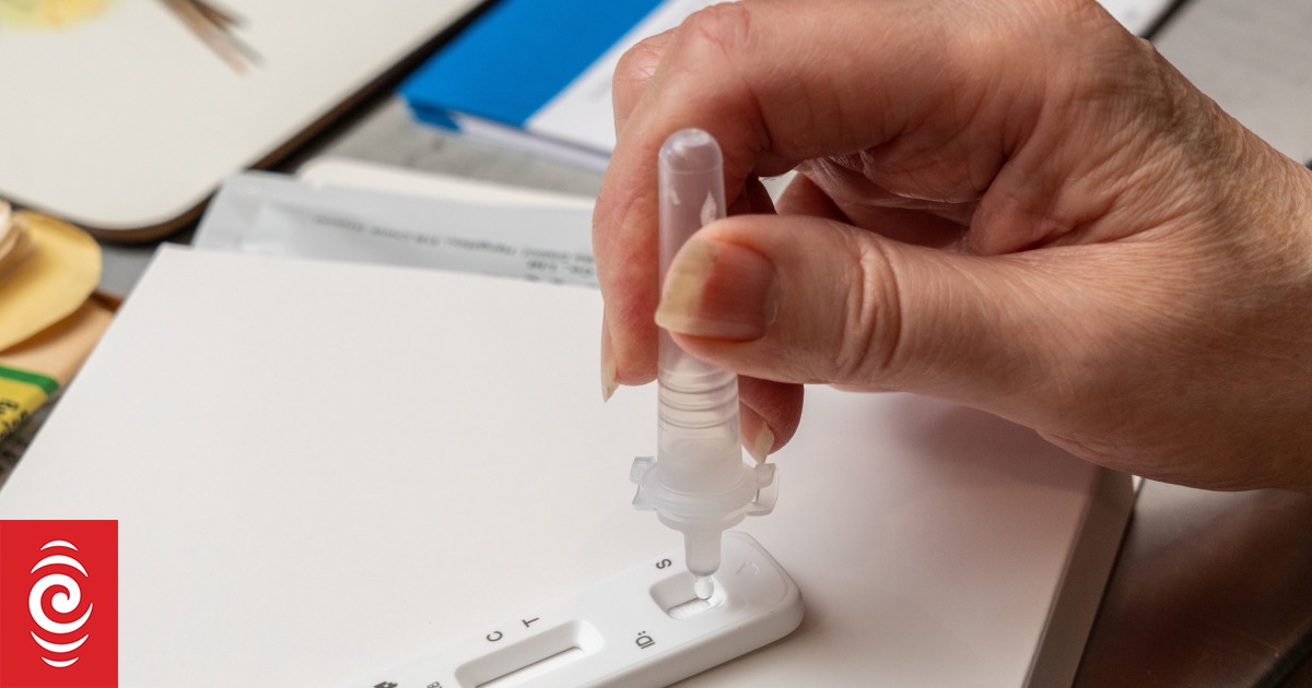 Covid-19: Auckland testing sites switch to rapid antigen tests | RNZ