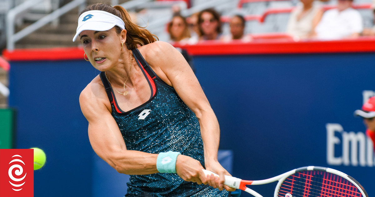 Taking top off earns French female tennis player code violation | RNZ News