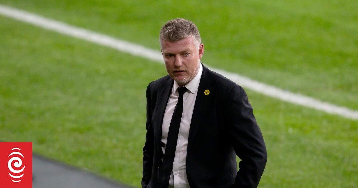 Phoenix hunting top two finish | RNZ News