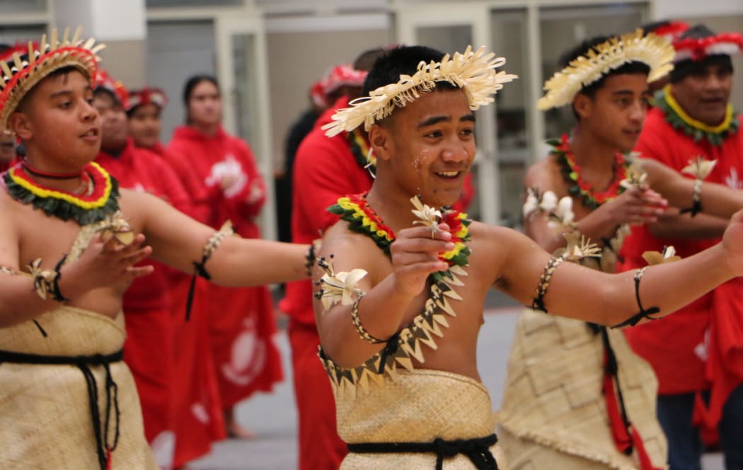 Kiribati community celebrates with festival of song and dance | RNZ News