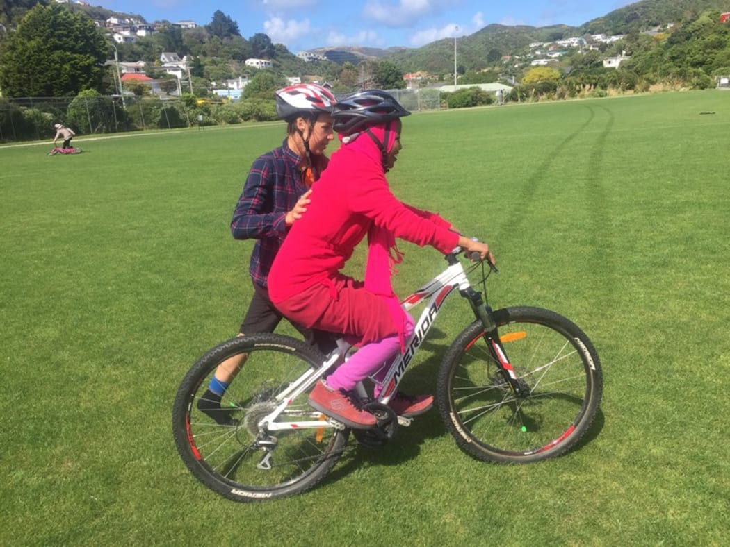 ReBicycle EkeRua charity helps refugee women learn cycle skills | RNZ News