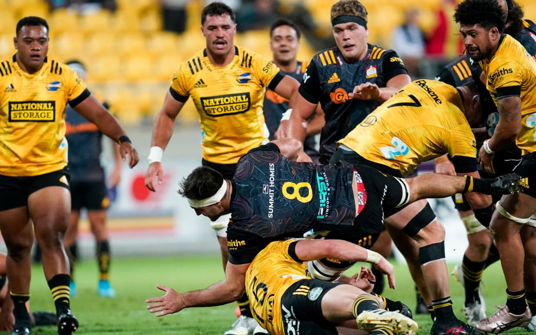 Chiefs snap losing streak with stunning comeback win | RNZ News