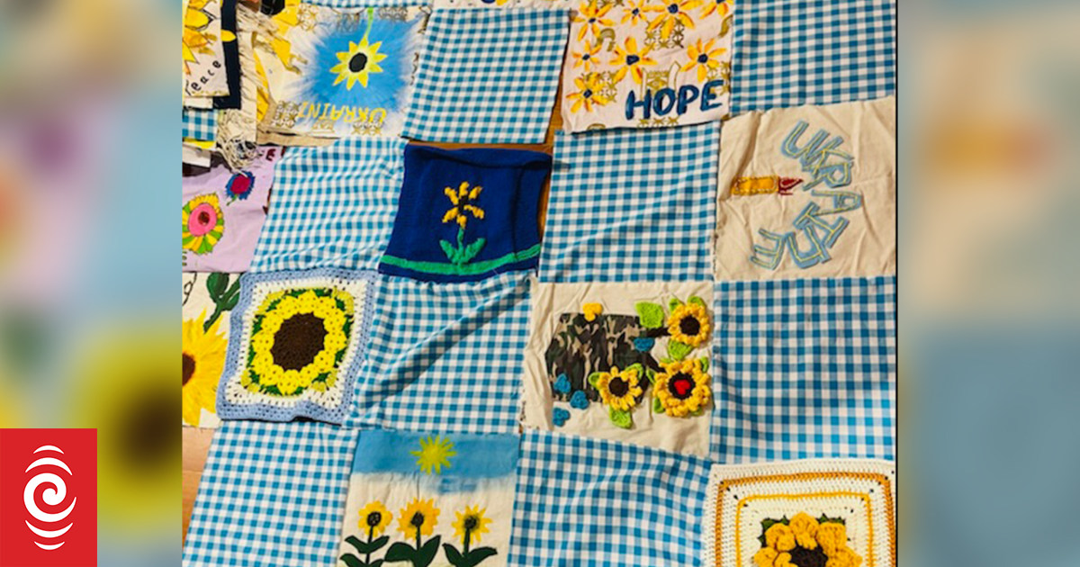 Aussie artist makes enormous sunflower quilt to lift Ukrainian spirits ...
