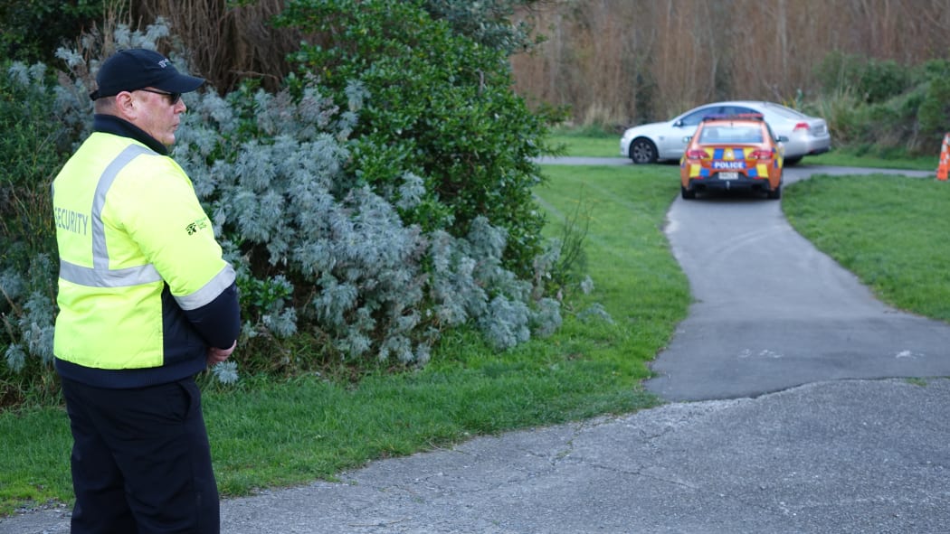 Manhunt after woman attacked in Lower Hutt | RNZ News