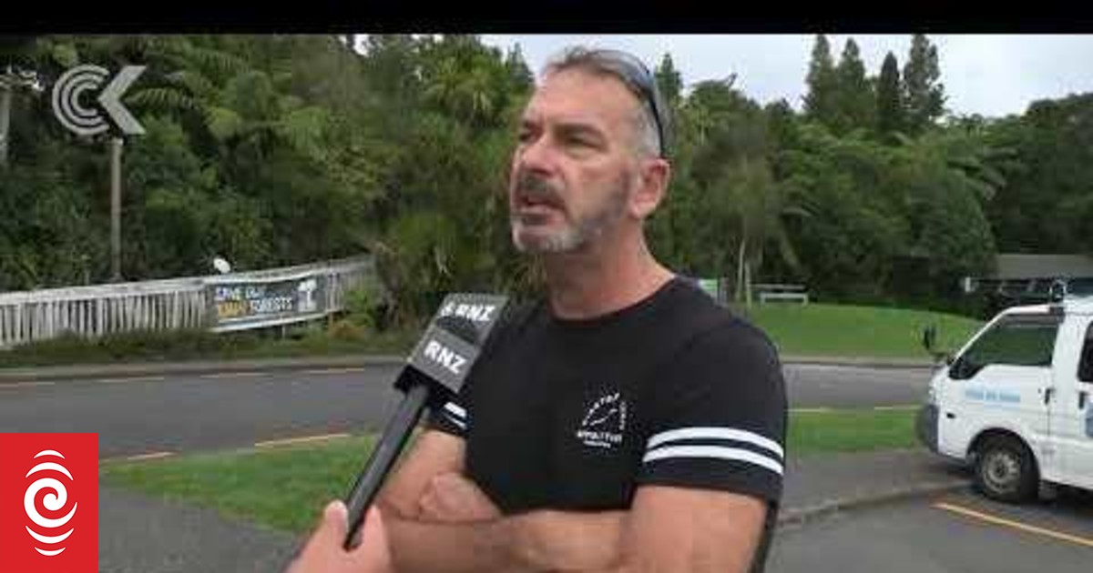 West Auckland locals react to Waitakere Ranges closure | RNZ