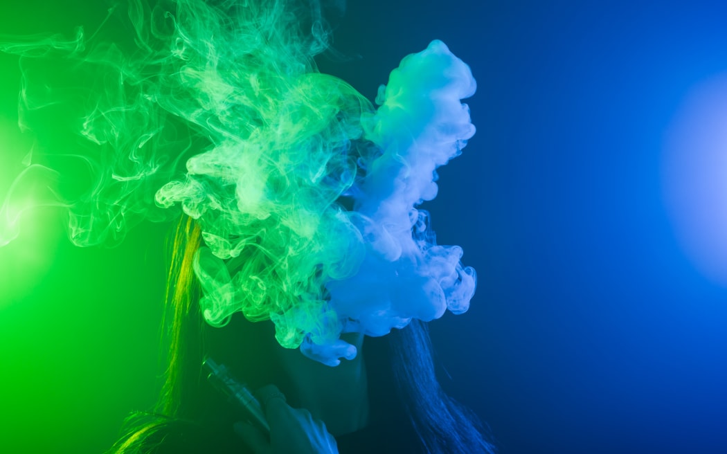NZ should follow Australia on vaping laws to combat youth “epidemic” | RNZ